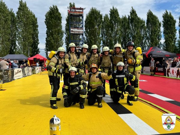 HAIX FireFit Championship und Oltimertreffen: Begeisterte Zuschauer ...